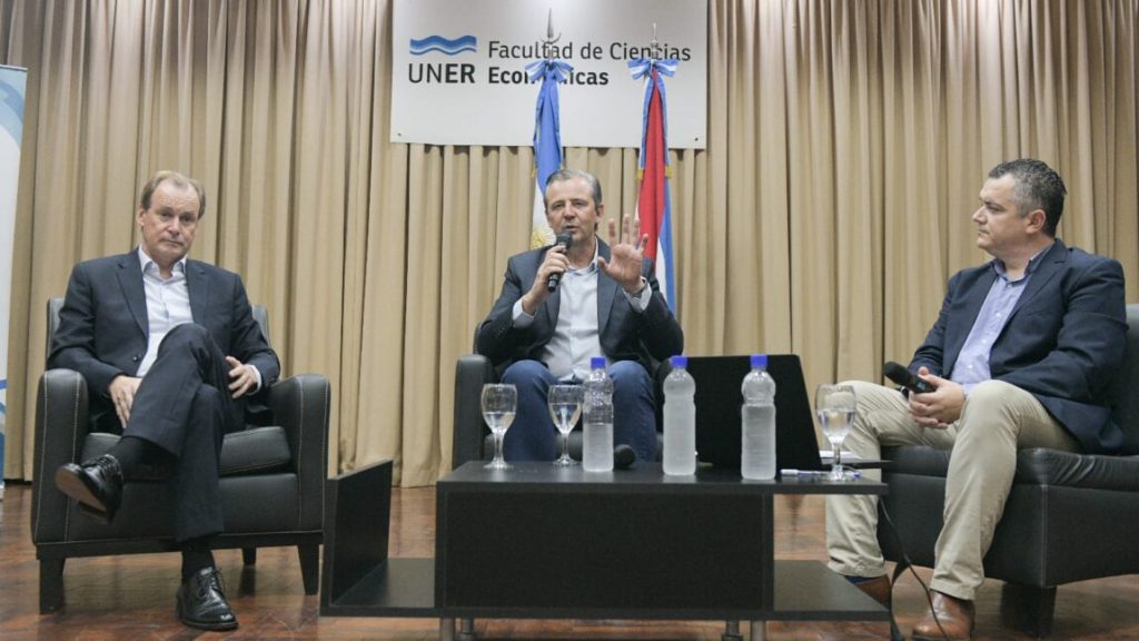 Bahl: “Proyectamos una provincia en la que los jóvenes puedan estudiar ...