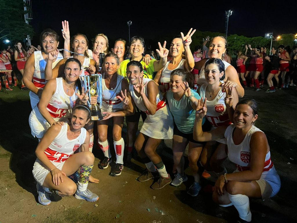 Talleres Rojo, otra vez campeón en el mami hockey – El Diario Paraná